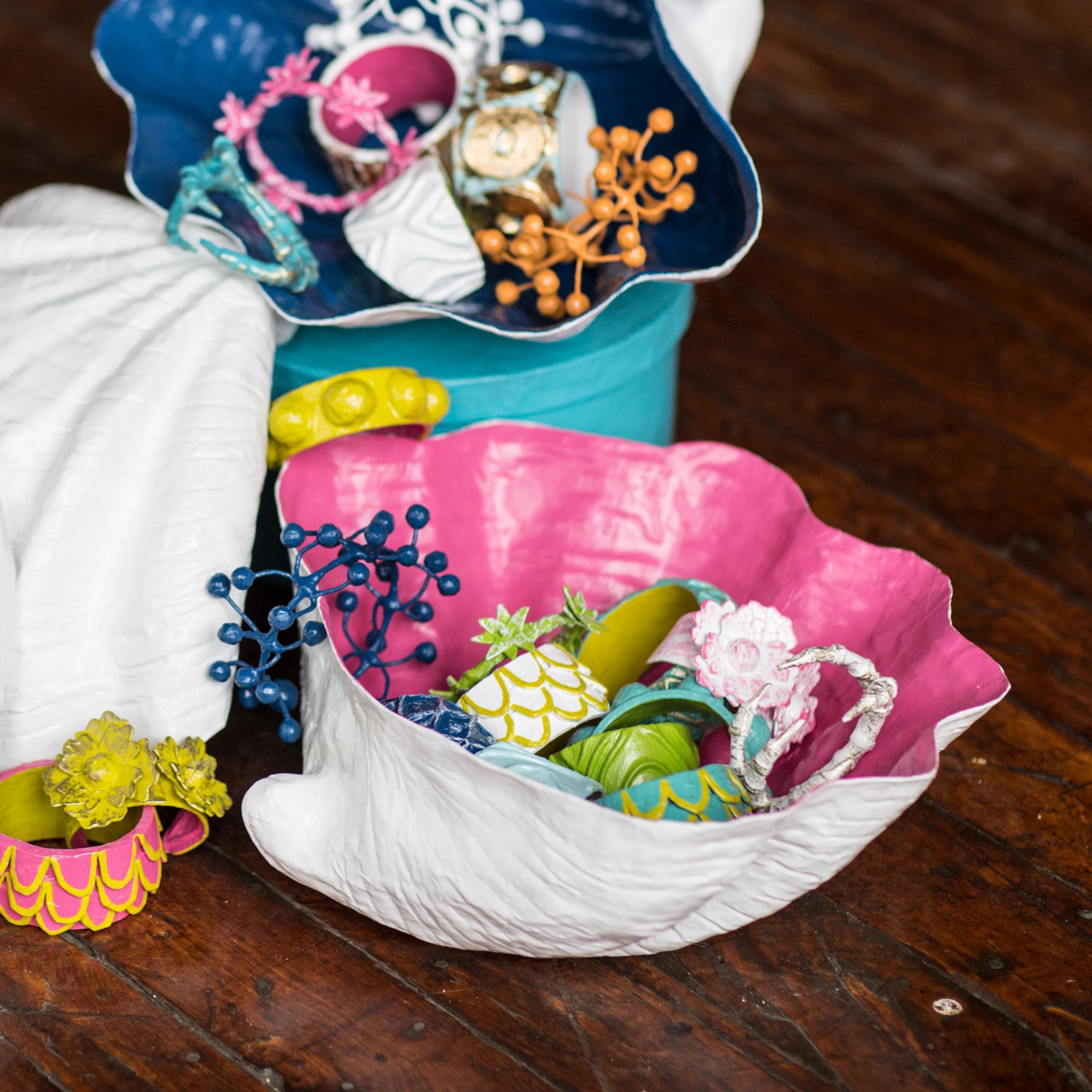 Clam Shell – Stray Dog Designs